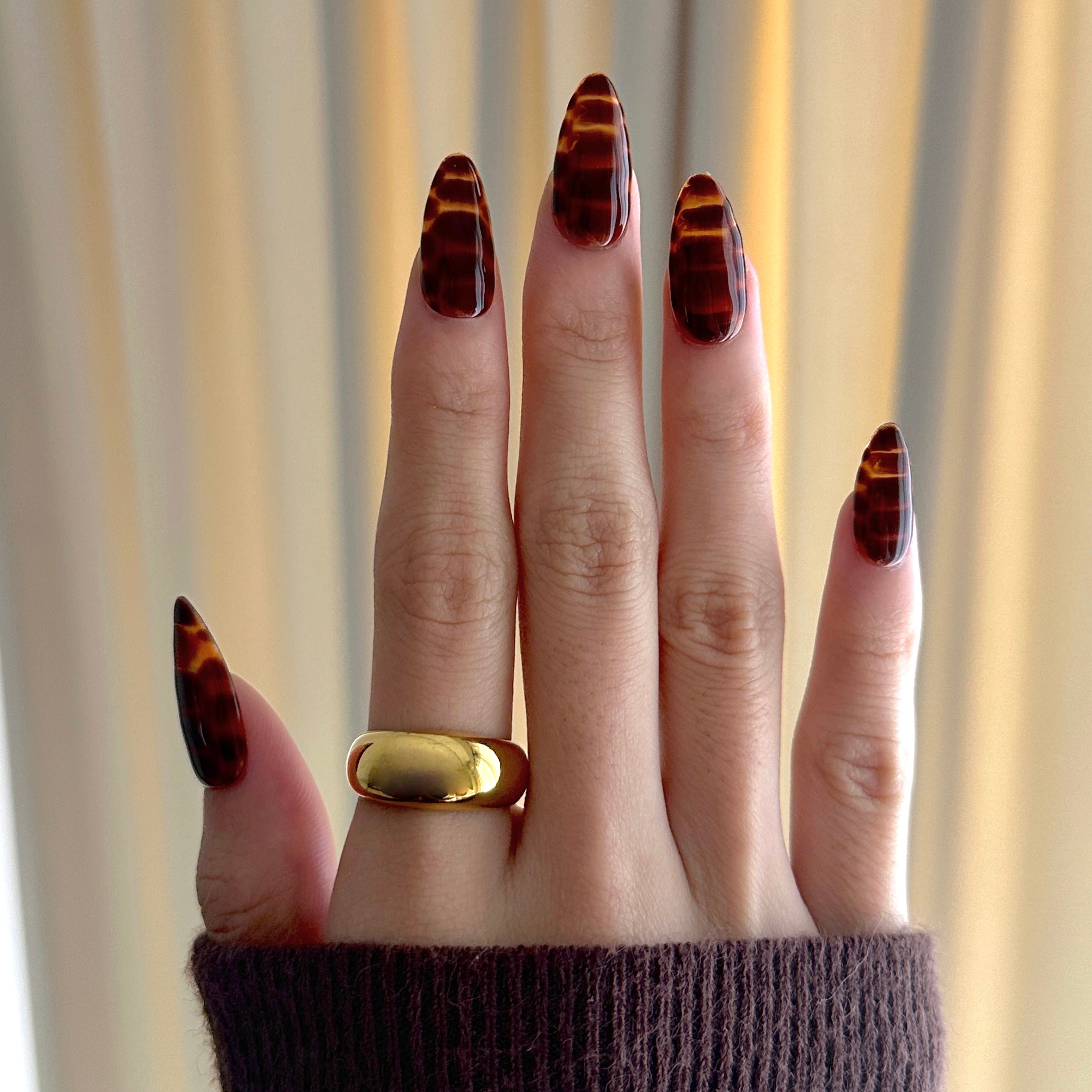 Amber Venom – Glamade